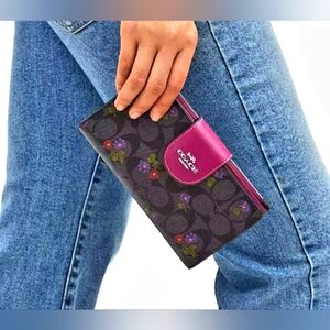 Coach | Bags | Coach Phone Wallet In Signature Canvas With Country ...